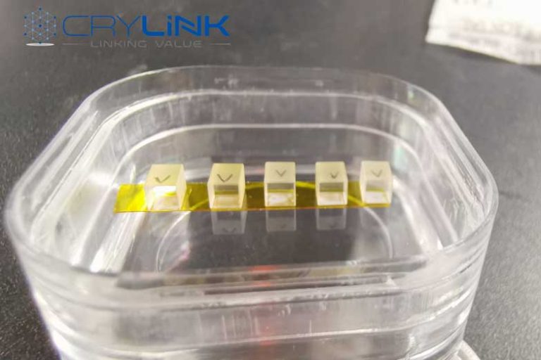 Yb:CaF2 crystal case (3) - 3×3×4 mm - Laser Crylink